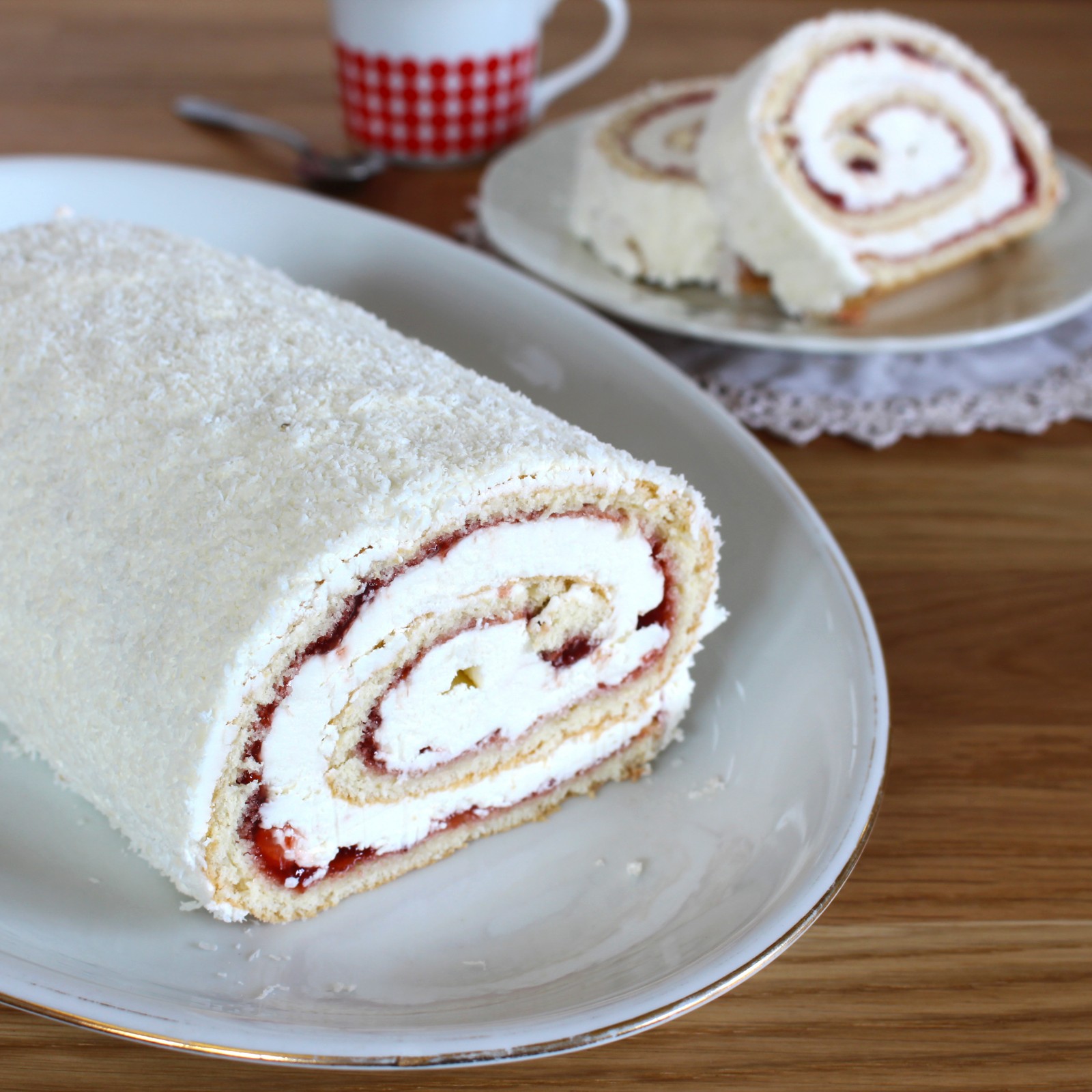 Kokosová roláda s pudingom - recept | MORA