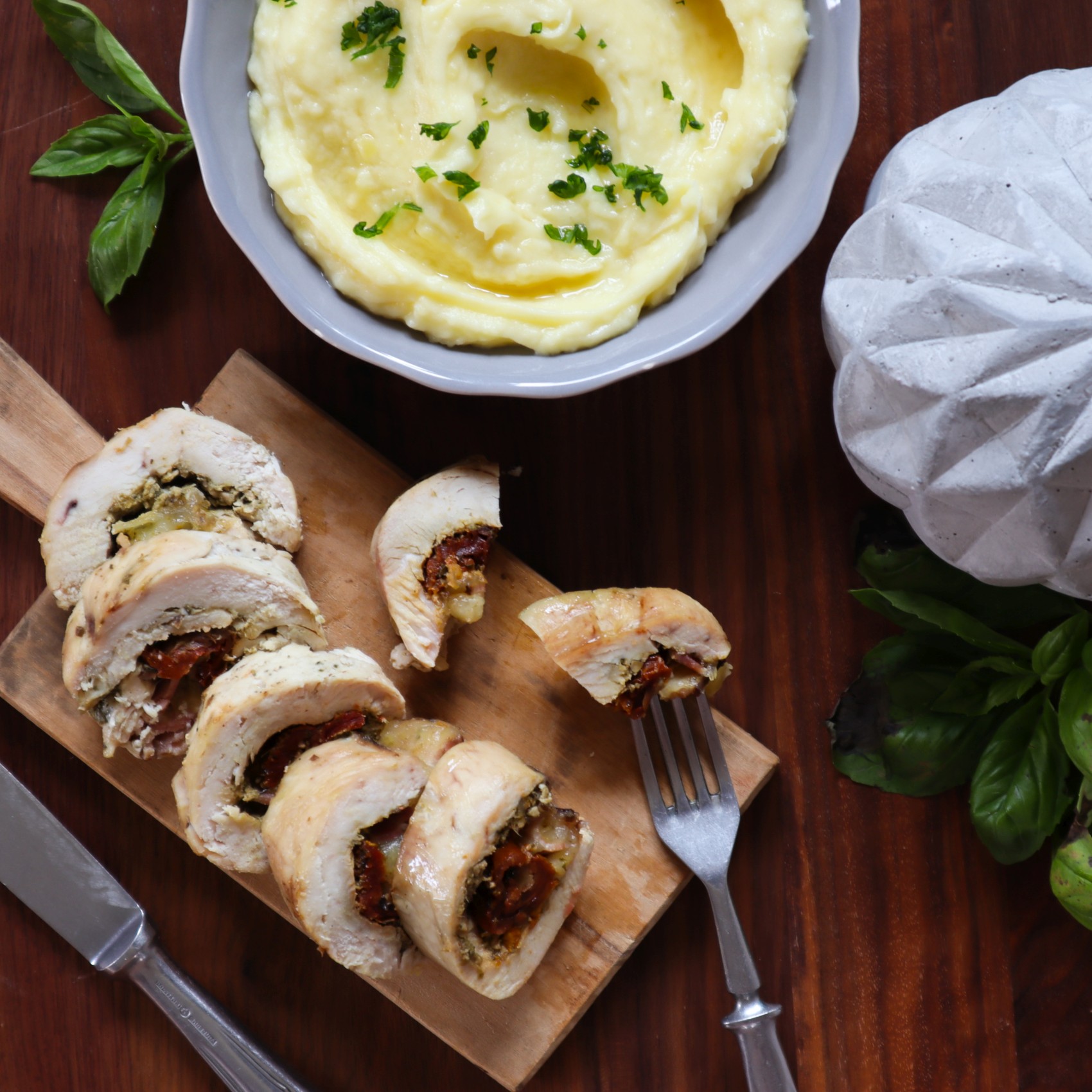 Kuracia roláda plnená slaninou - najlepší recept | MORA